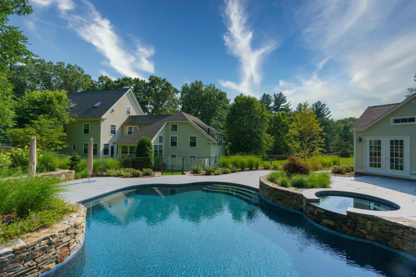 Backyard Makeovers: What You Must Know Before Starting